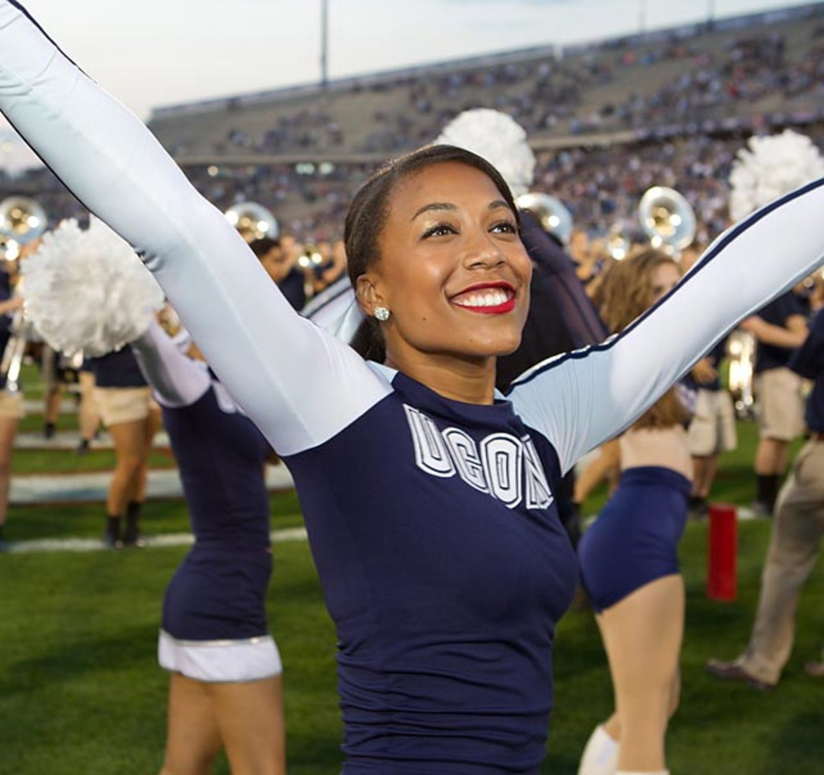 Cheerleader of the Week - Sports Illustrated