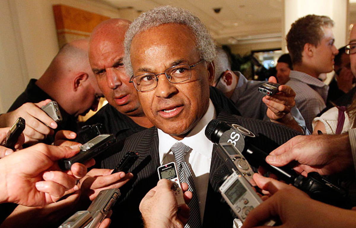 NBA union head Hunter placed on indefinite leave - Sports Illustrated