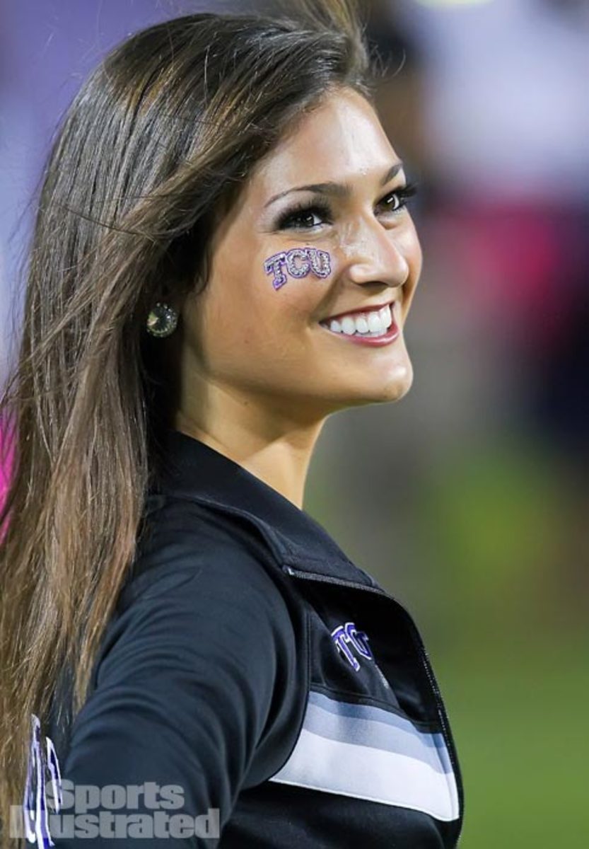 Cheerleader of the Week - Sports Illustrated