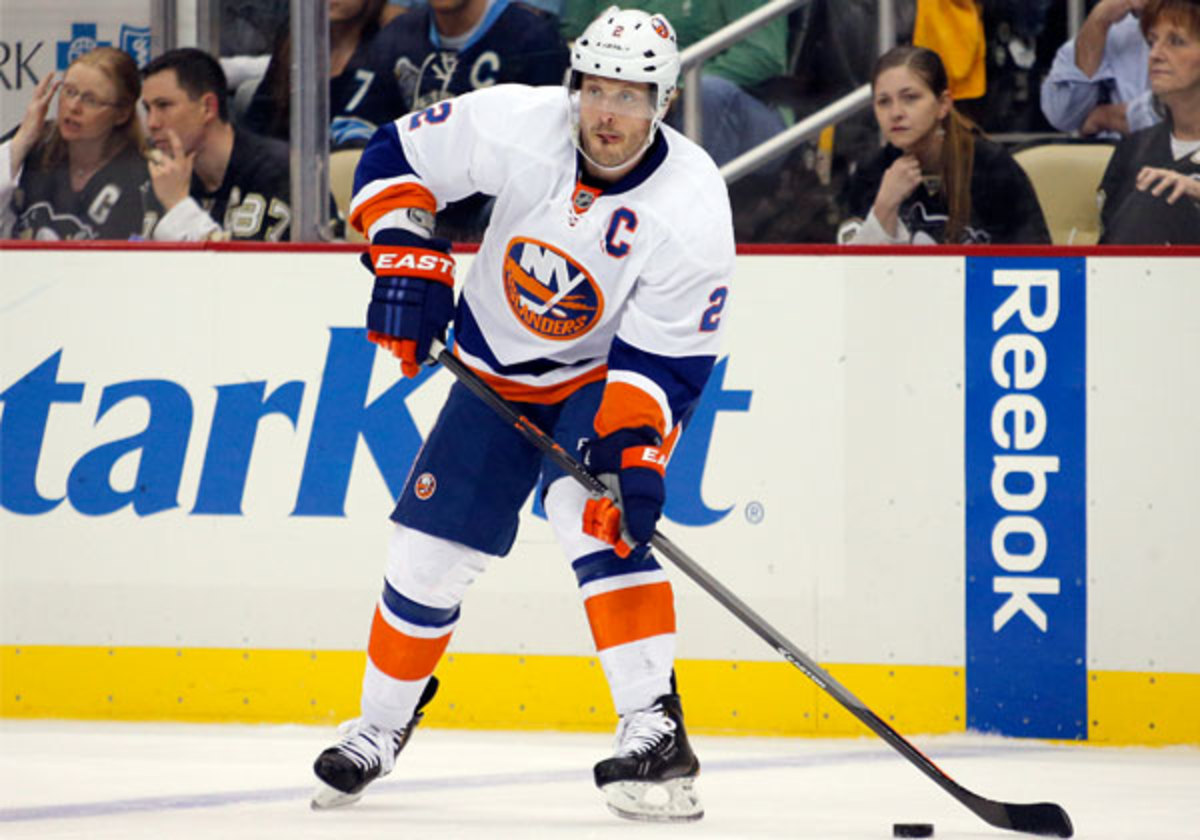 Flyers take a chance, deal for rights to Isles captain Mark Streit ...