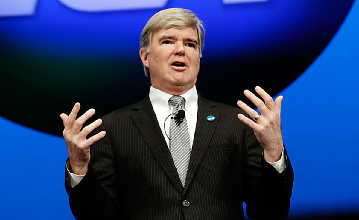 Emmert gets vote of confidence from NCAA - Sports Illustrated