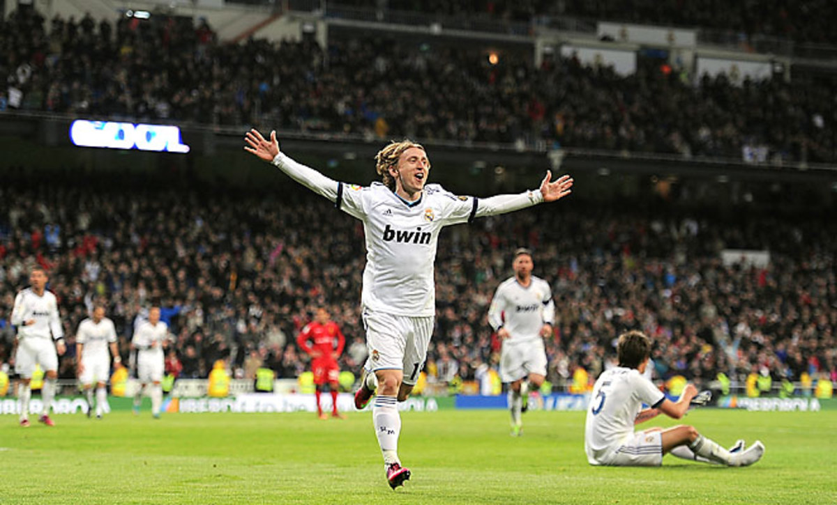 Real Madrid comes back to beat Mallorca - Sports Illustrated