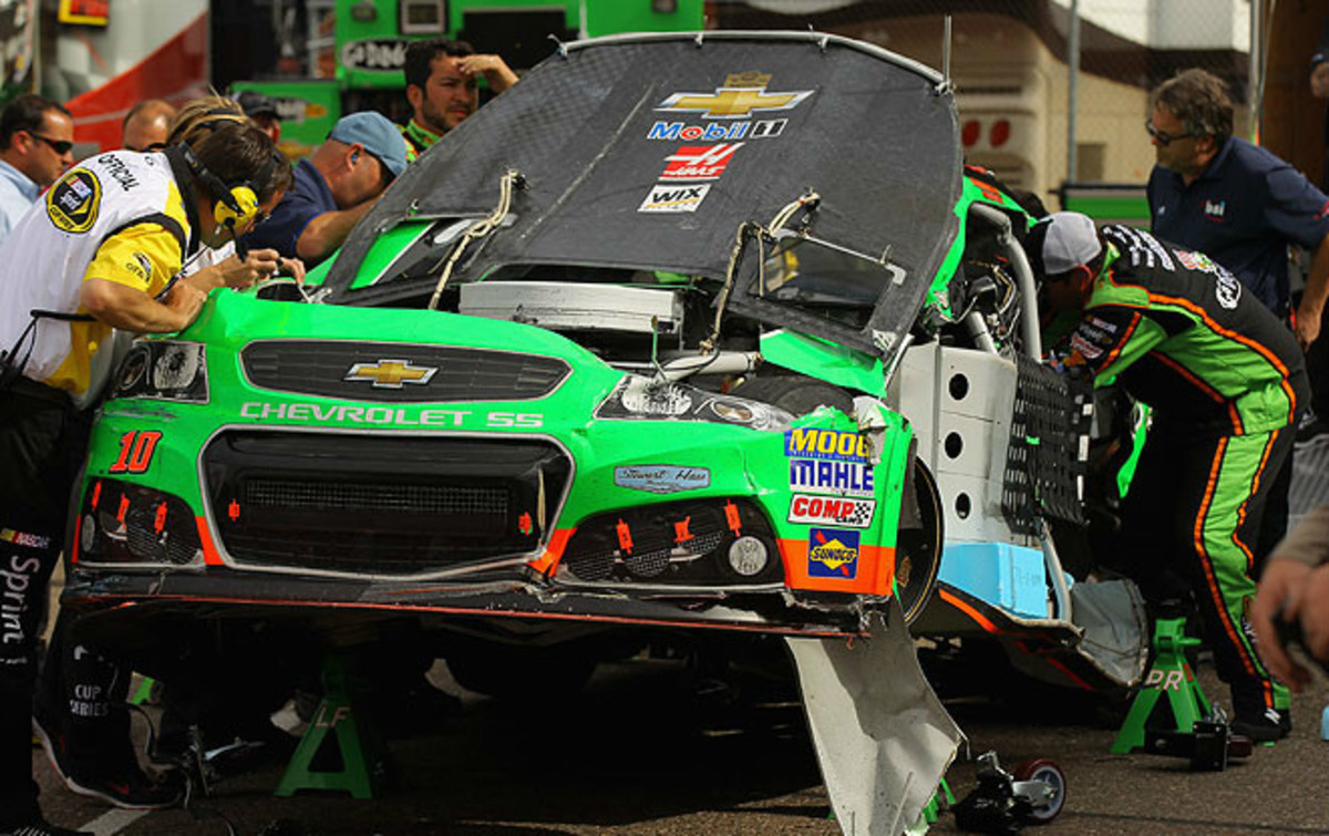 Danica Patrick not hurt after hard hit at Phoenix - Sports Illustrated