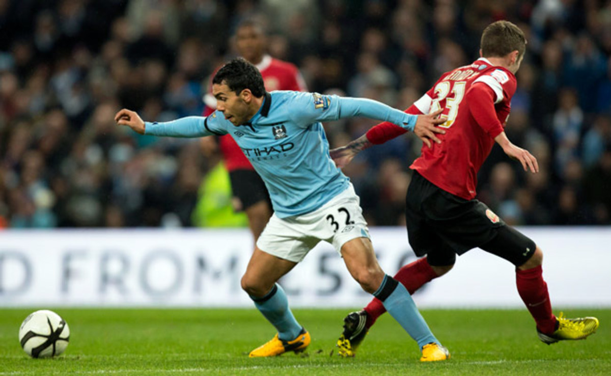 Carlos Tevez greeted in Turin by Juventus fans - Sports Illustrated