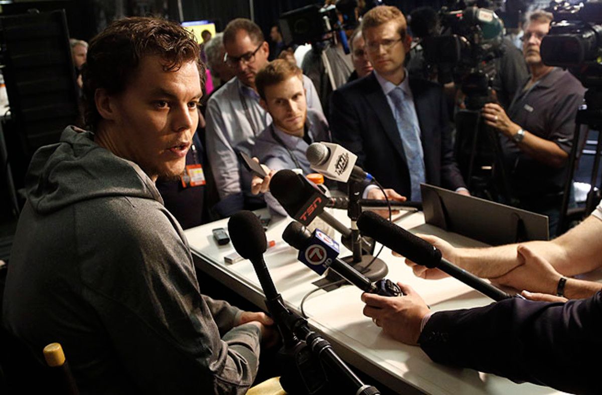 Richard Deitsch: Bruins-Blackhawks Stanley Cup Final media guide ...