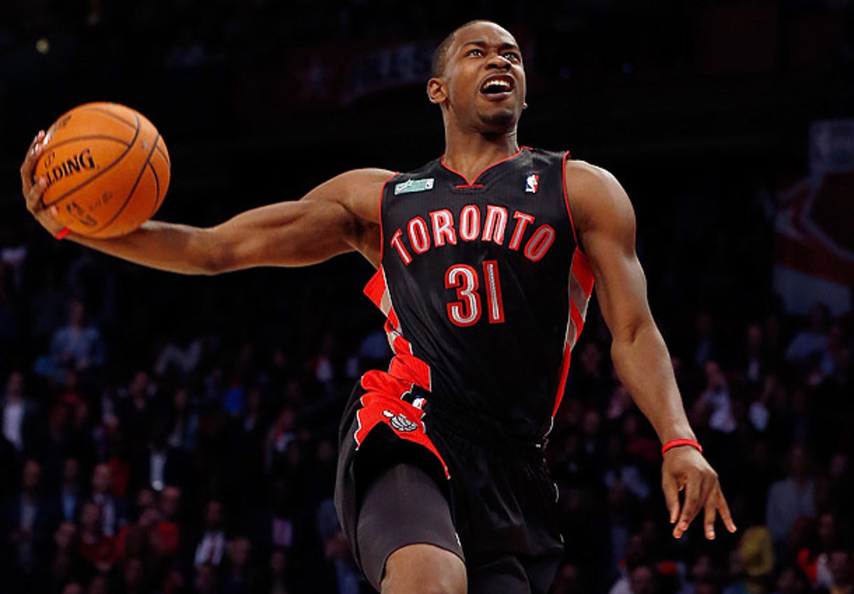 Terrence Ross of the Toronto Raptors wins the 2013 NBA Slam Dunk ...