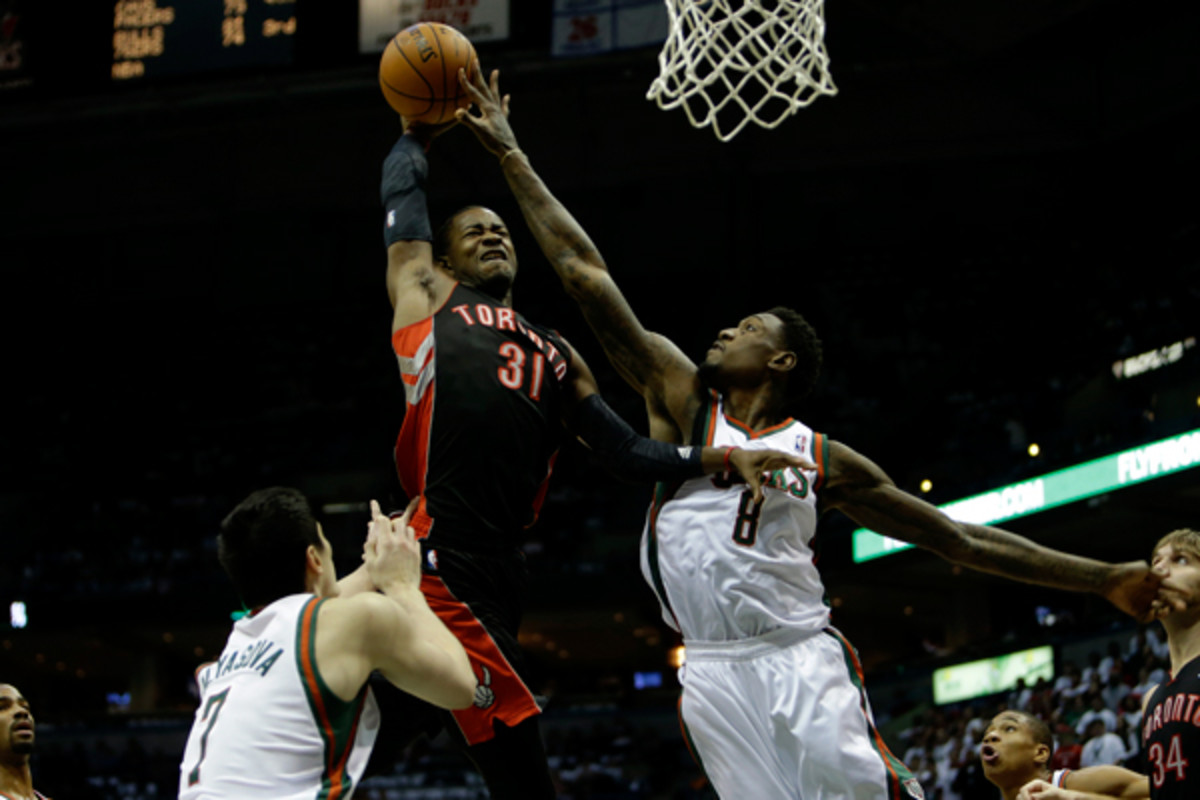 Larry Sanders to miss 6 weeks after tearing thumb ligament in nightclub ...