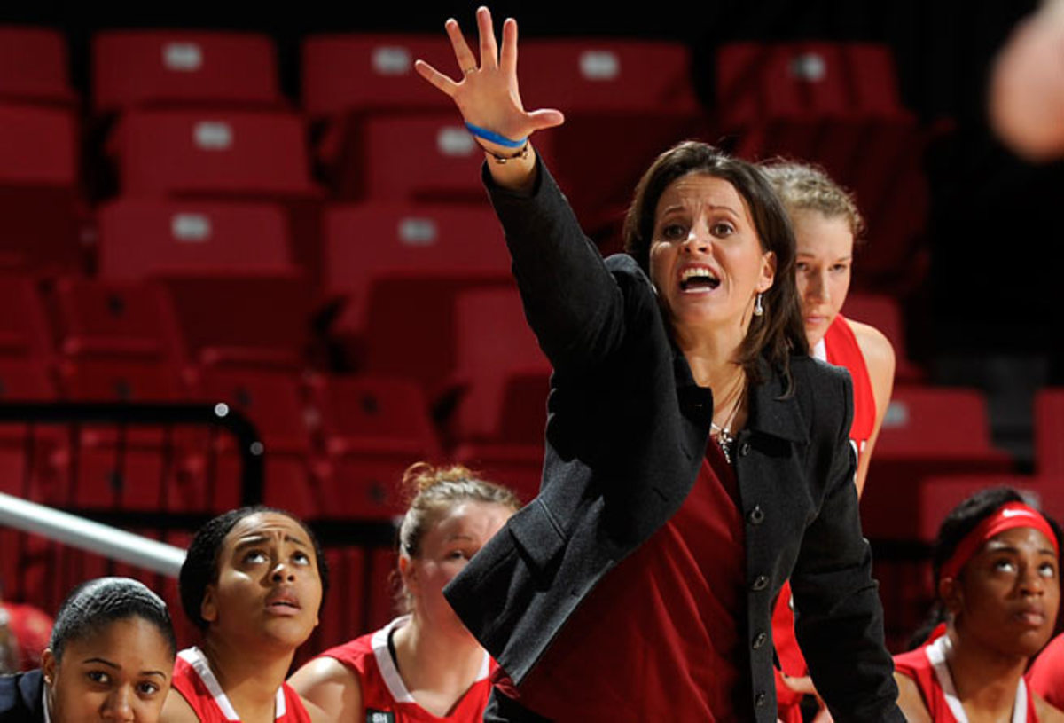 Rizzotti enters Women's Basketball Hall of Fame - Sports Illustrated