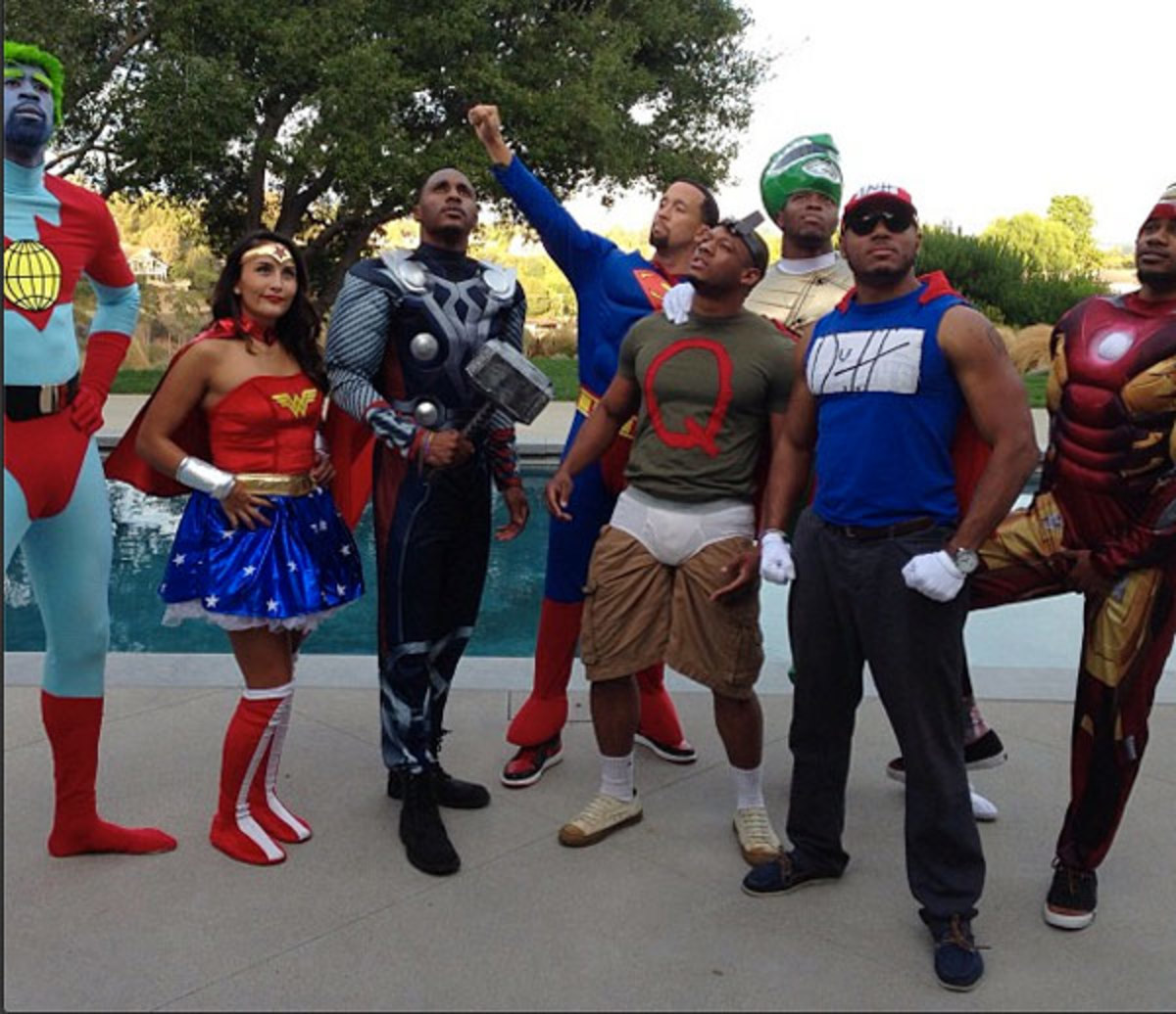 DeAndre Jordan, Blake Griffin dress up for superhero-themed costume ...