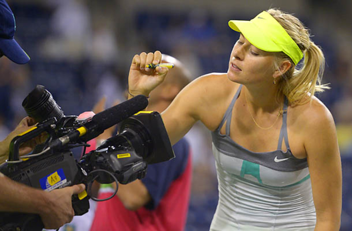 Maria Sharapova's new signature move - Sports Illustrated