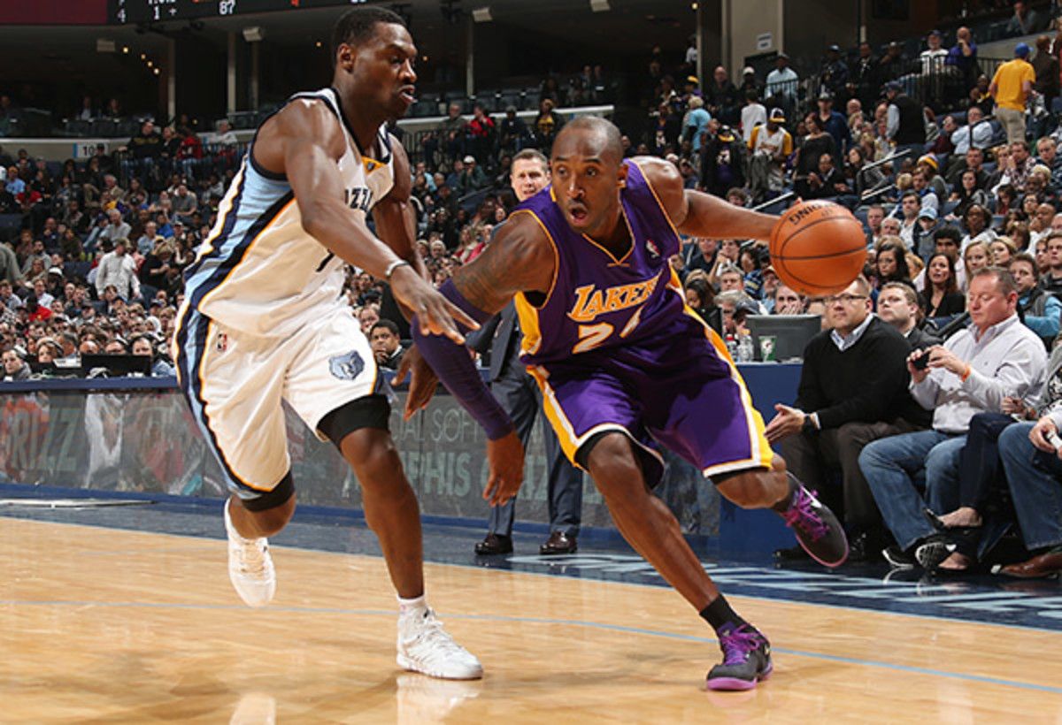 Lakers' Kobe Bryant sidelined six weeks after suffering fracture in ...