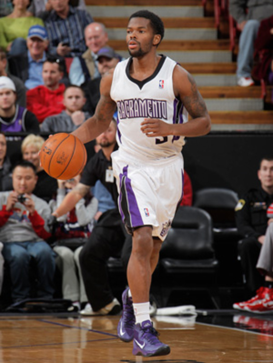 Aaron Brooks reaches buyout with Kings, could sign with Rockets ...