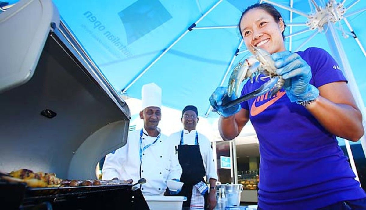 Li Na shanks serve into crowd on eventful Australian Open tour - Sports ...