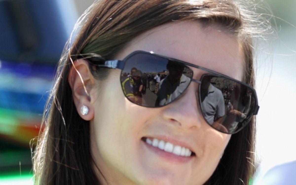 Danica Patrick to co-host country awards - Sports Illustrated