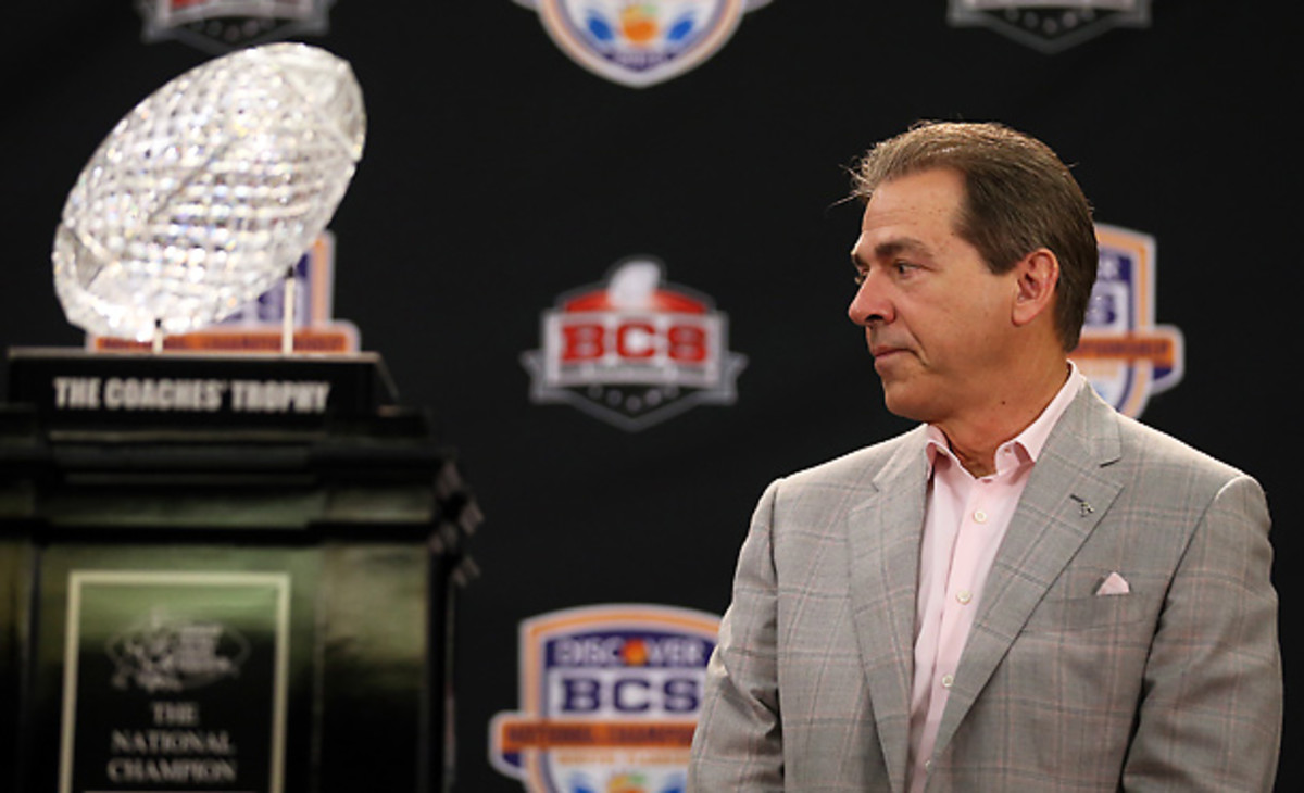 Report: College Football Playoff to feature new championship trophy ...
