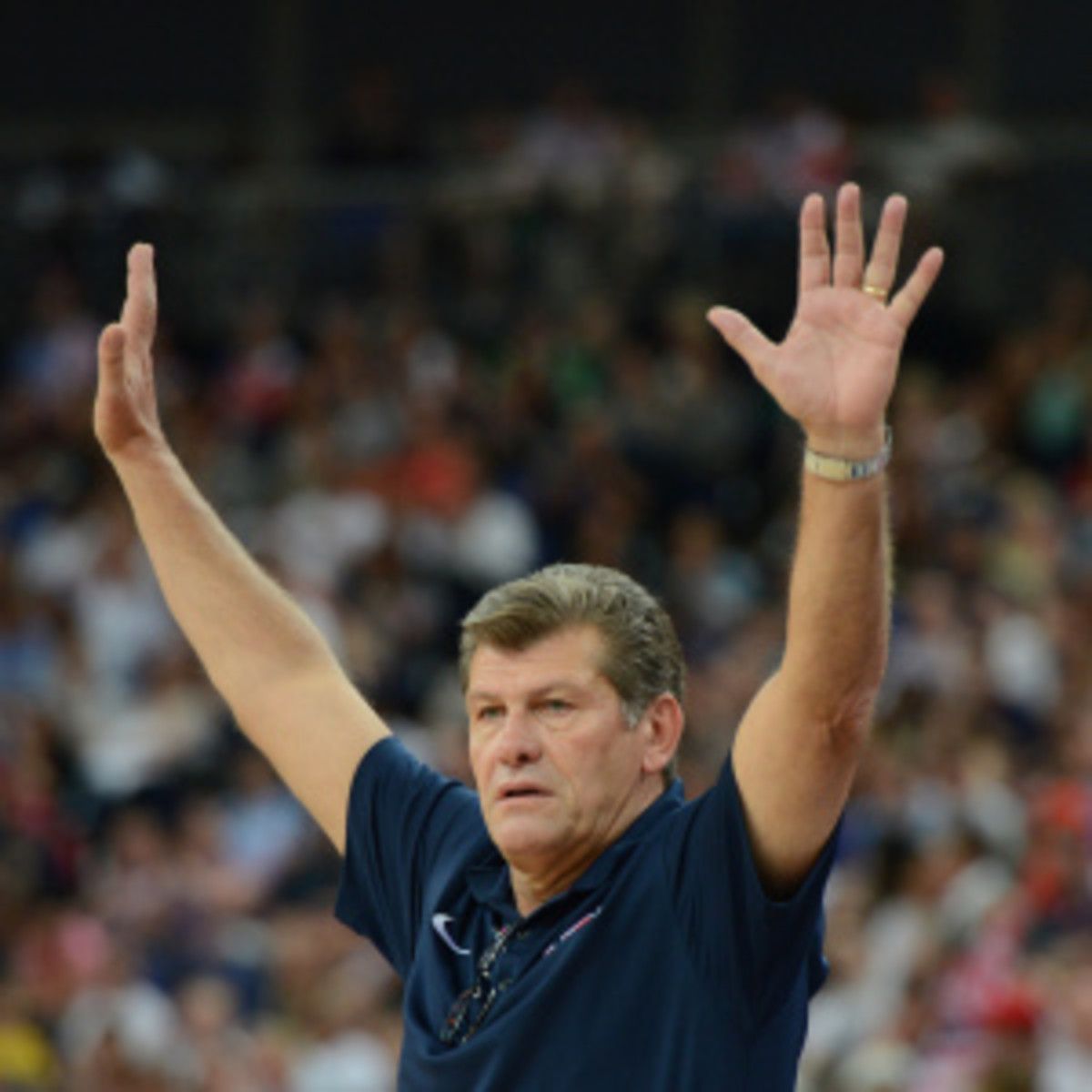 Geno Auriemma signs five-year, $10.8M contract to remain at UConn ...