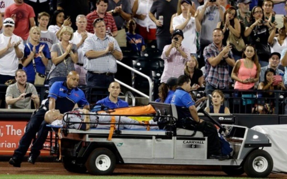 Braves pitcher Tim Hudson suffers broken ankle - Sports Illustrated