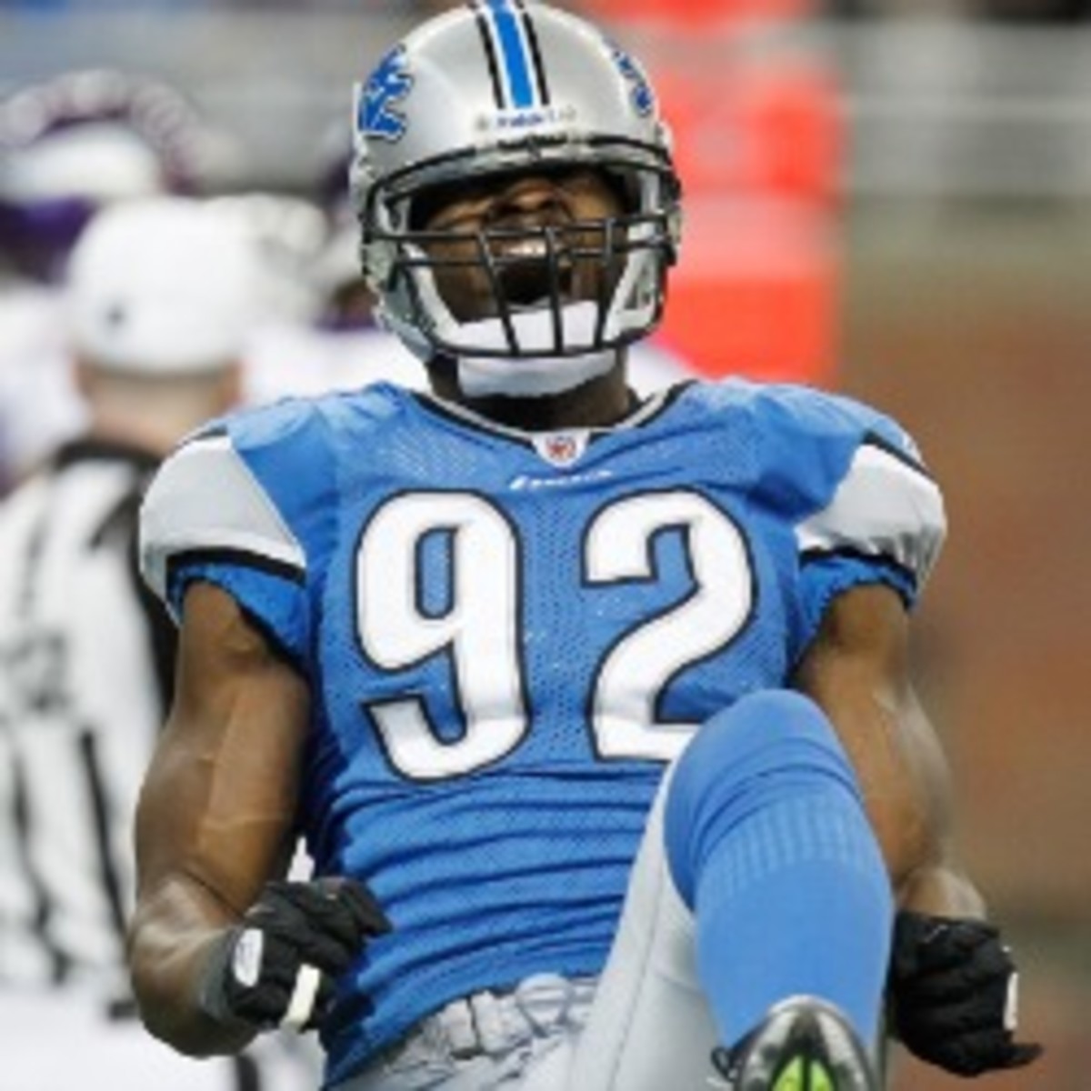 Lions' Cliff Avril wants Mario Williams-type money - Sports Illustrated