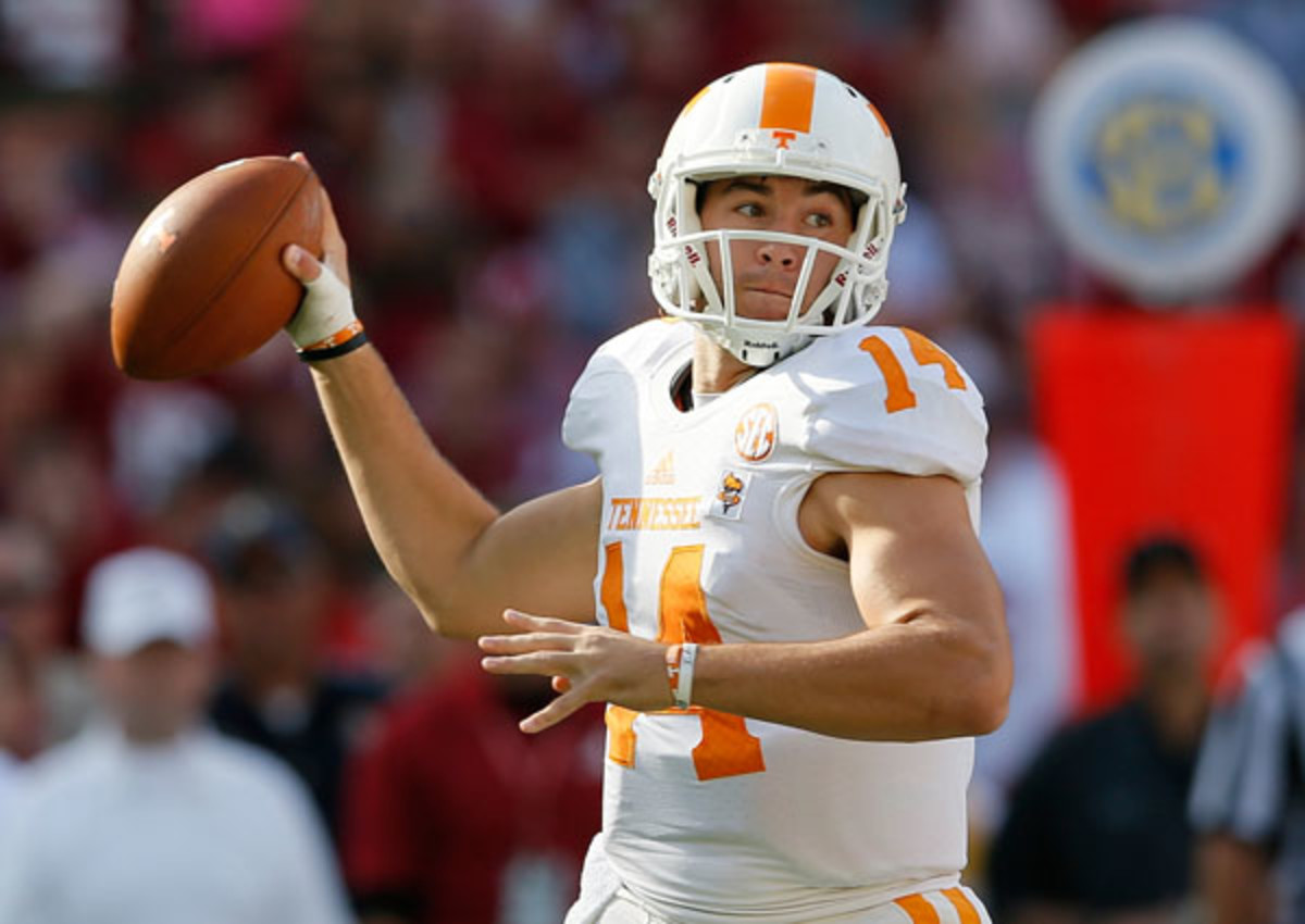 Report: Tennessee QB Justin Worley out four weeks; Josh Dobbs to start ...