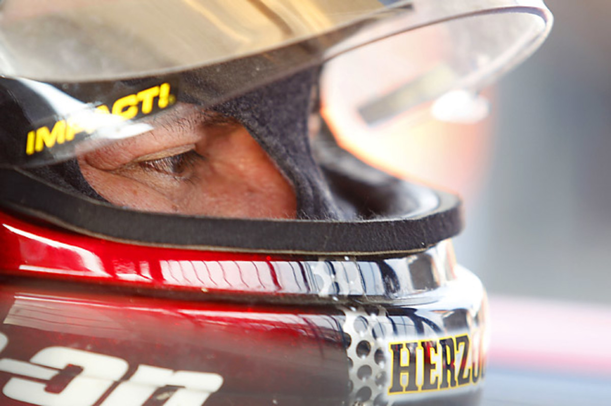 Cruz Pedregon tops Funny Car qualifying - Sports Illustrated