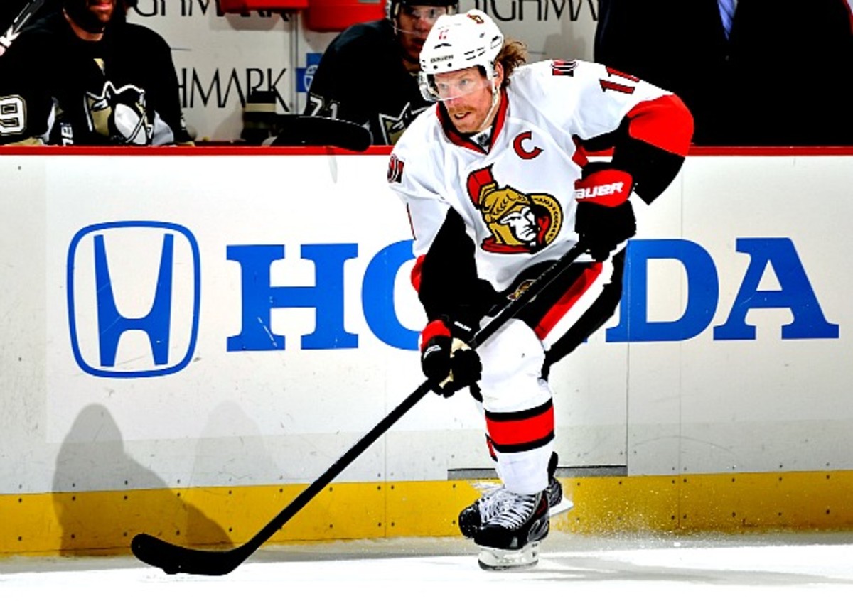 Top Line: Daniel Alfredsson's free agency; Gretzky a Leaf?; more links ...