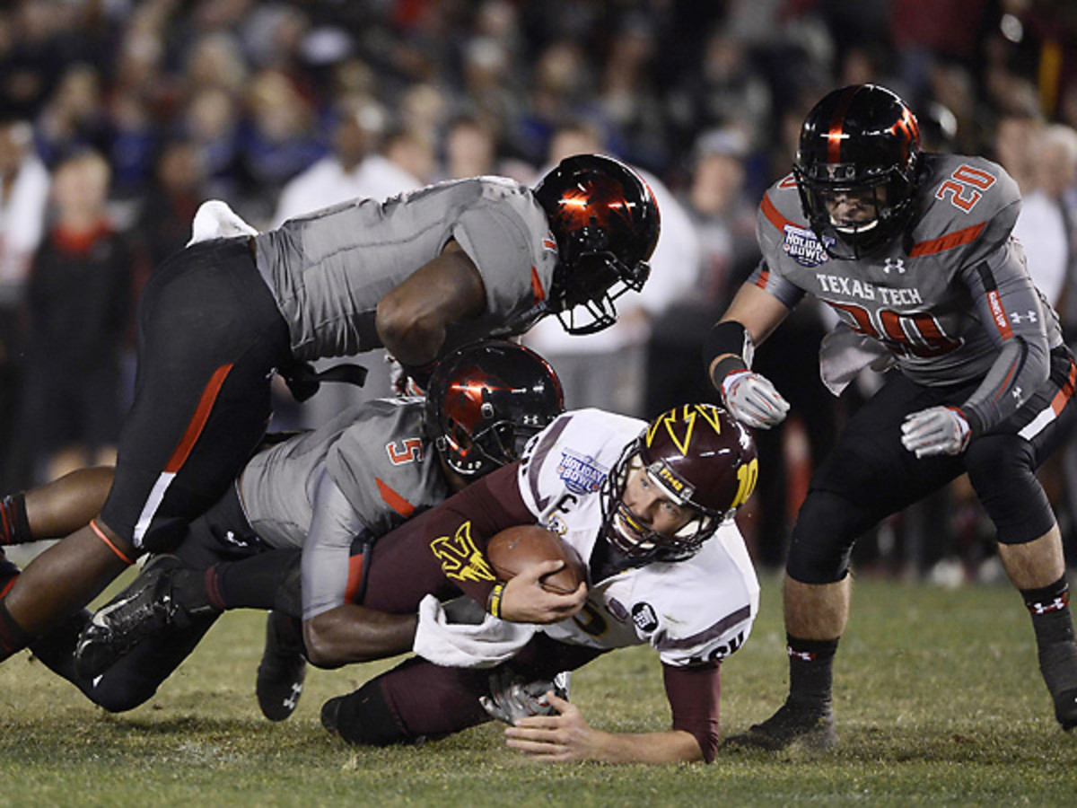 Pass-happy Texas Tech rips Arizona State, 37-23, in Holiday Bowl ...
