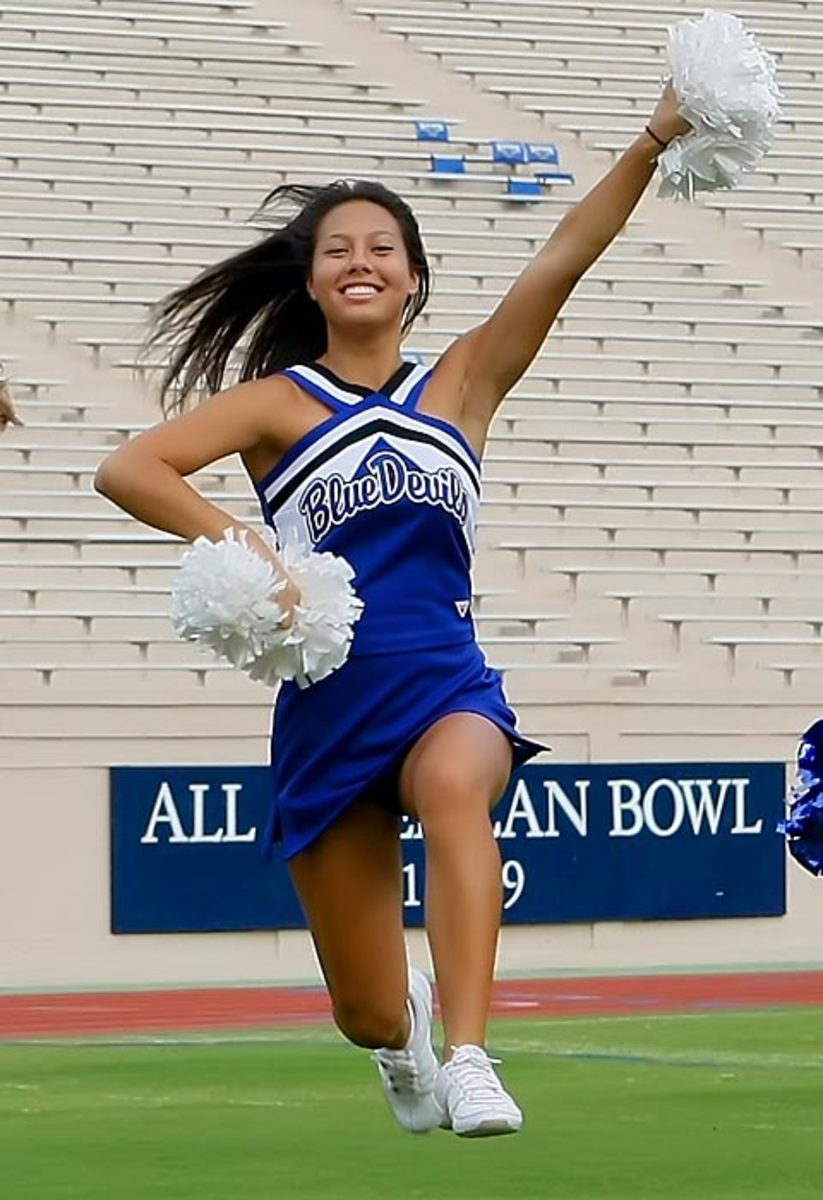 Cheerleader of the Week - Sports Illustrated