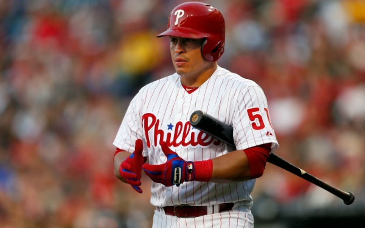 Phillies catcher Carlos Ruiz leaves game with strained right hamstring ...