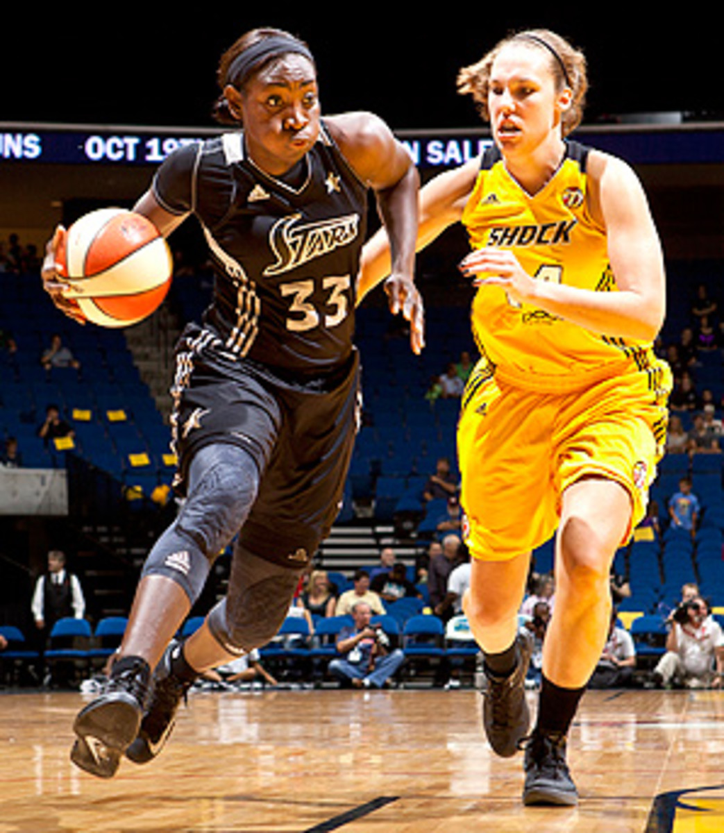 Sophia Young tears ACL in Chinese league, status for 2013 WNBA season ...