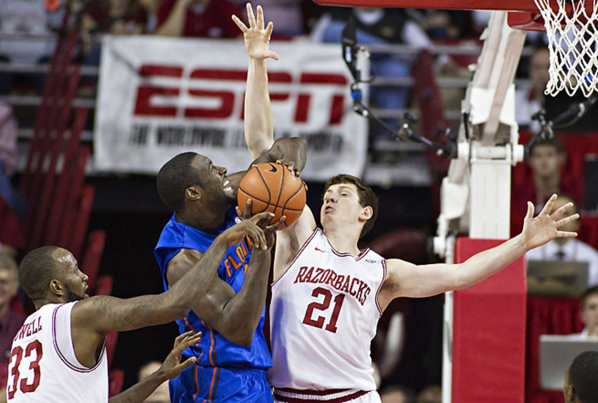 Arkansas's Hunter Mickelson transfers to Kansas - Sports Illustrated