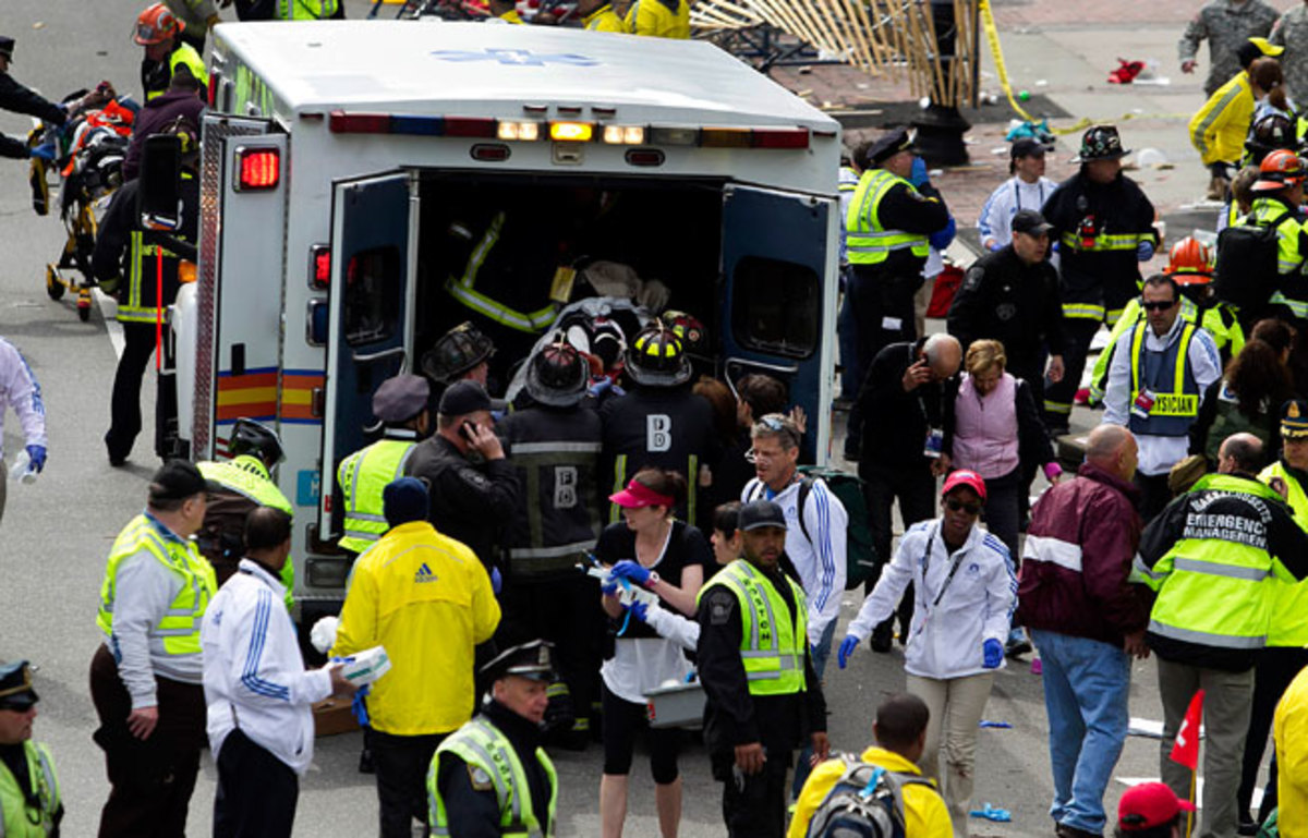 Ian Thomsen: Bostonians race to help each other despite terrifying ...