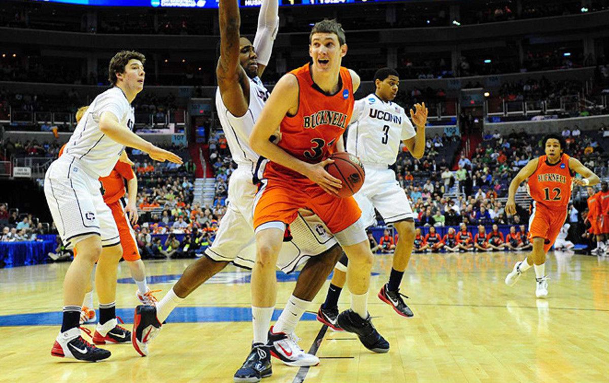 Pete Thamel: Senior Mike Muscala ready to take center stage in March ...