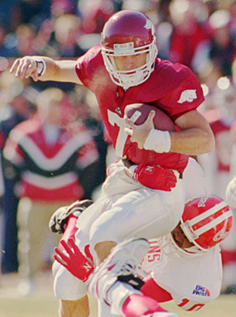 Arkansas hires ex-QB Lunney Jr. as TE coach - Sports Illustrated