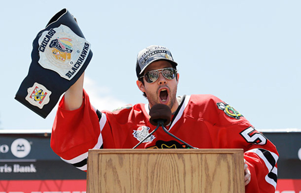 Corey Crawford's epic profanity-laced Stanley Cup parade speech ...