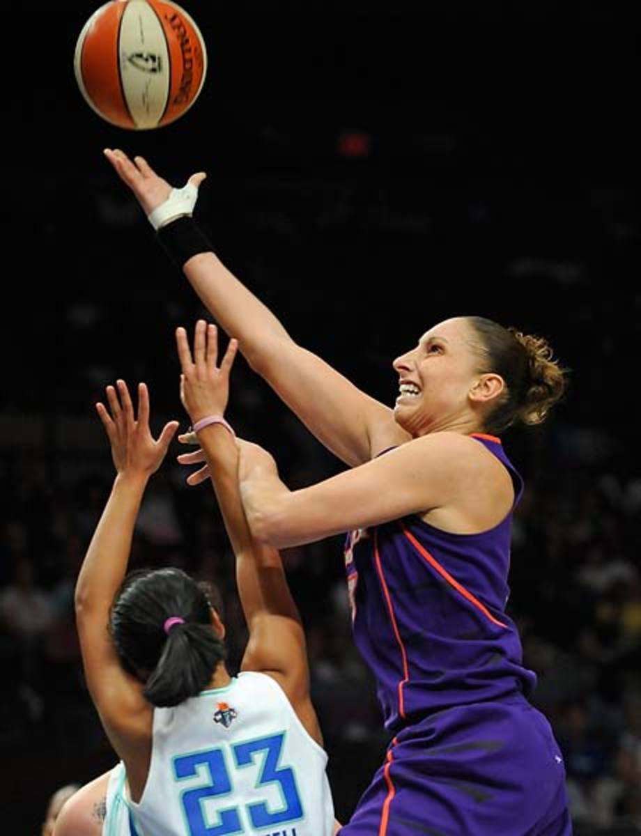 Top 10 WNBA Storylines - Sports Illustrated