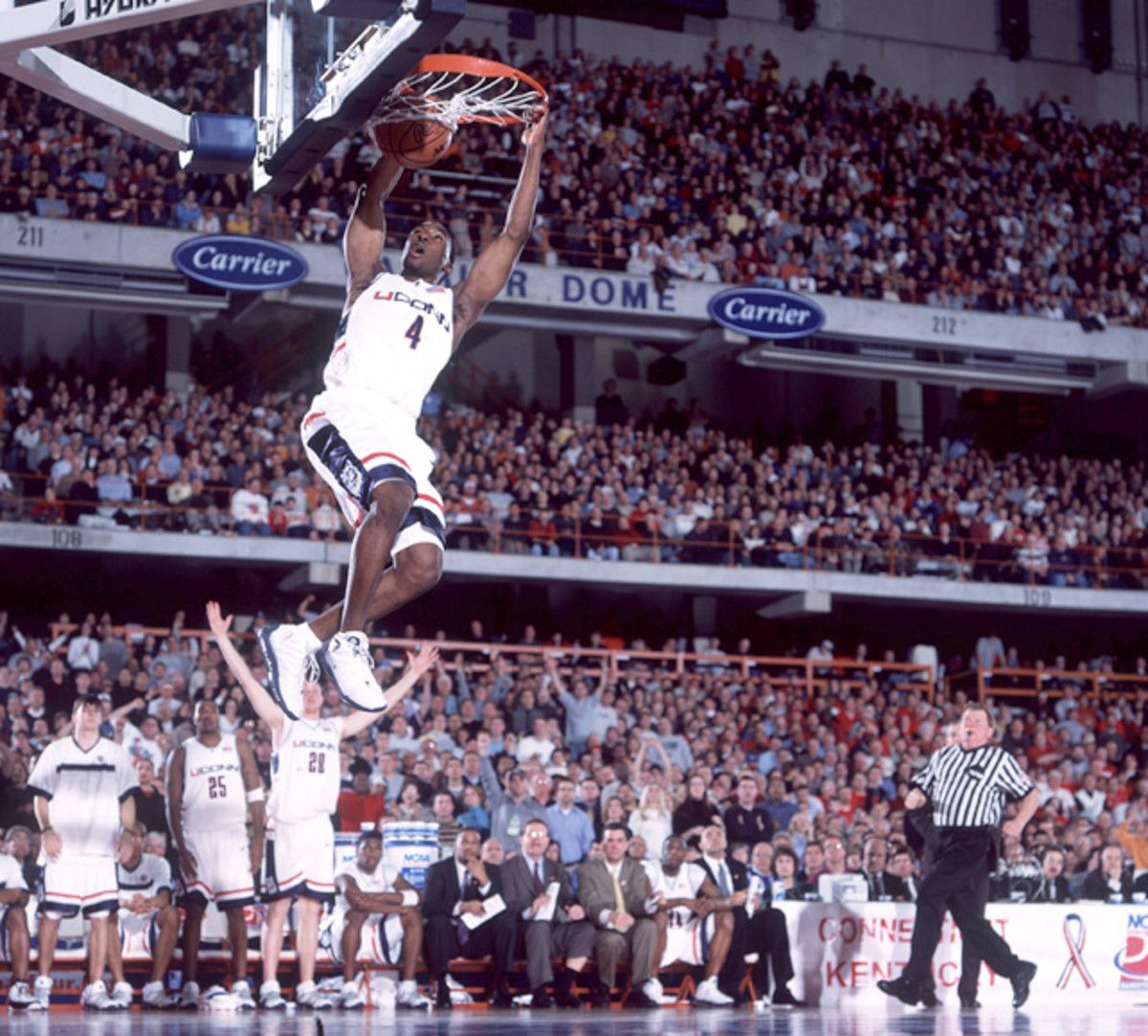 Classic Photos of UConn Men's Basketball - Sports Illustrated