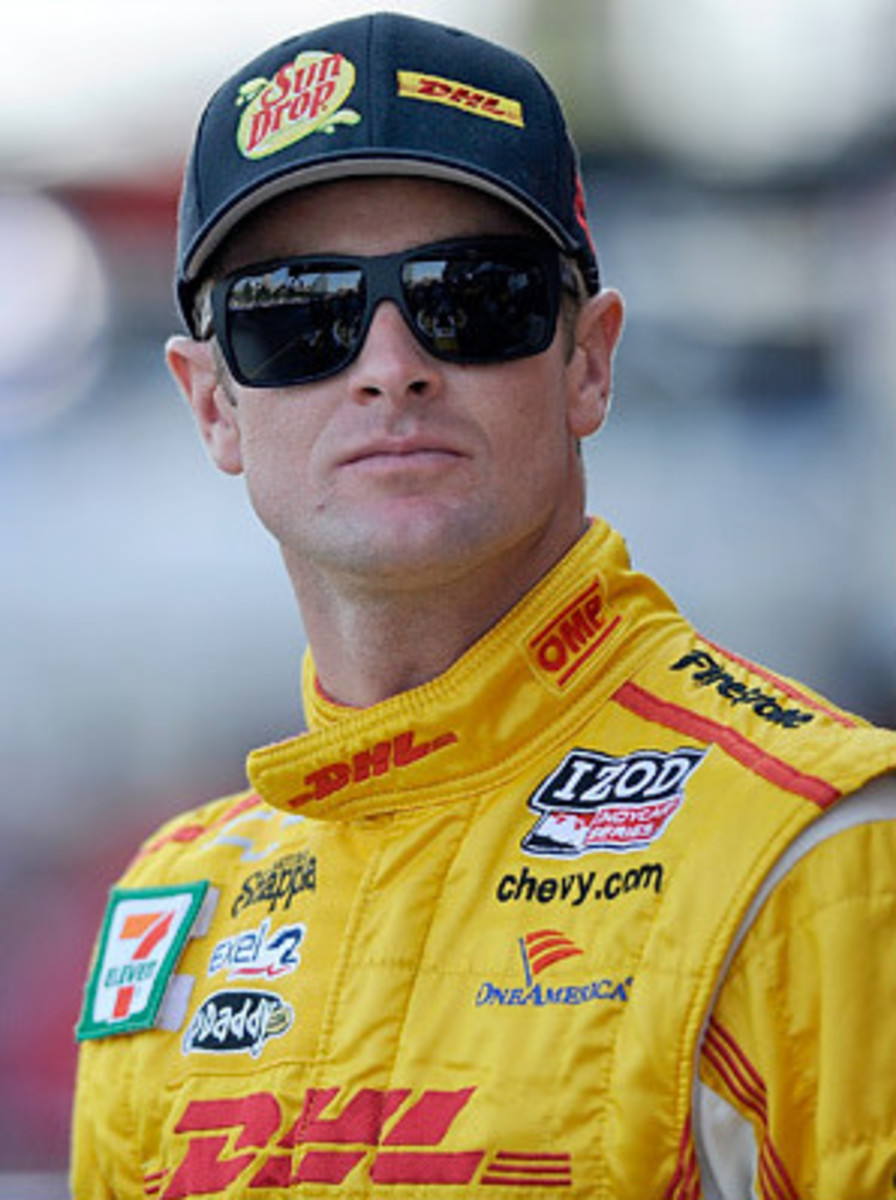 Hunter-Reay crashes in test at Fontana - Sports Illustrated