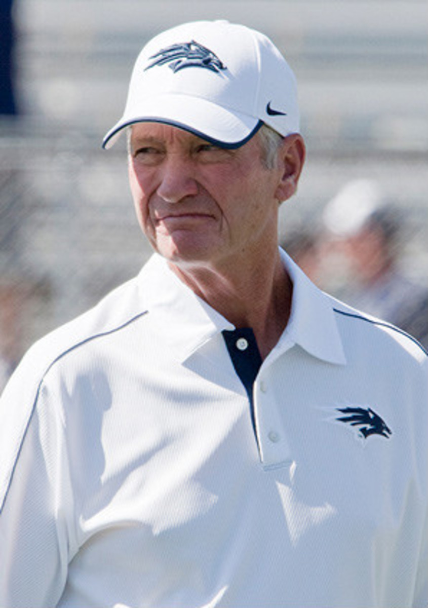 Nevada coach Chris Ault retires - Sports Illustrated