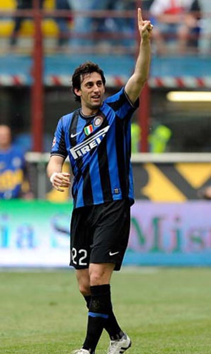 Marcela mora y Araujo: Inter's Milito hoping to book a World Cup spot ...