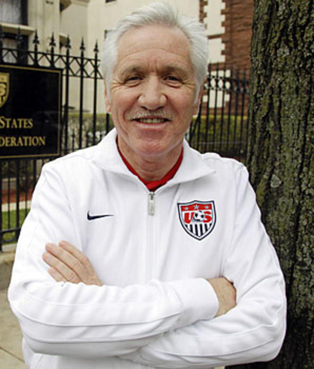 Grant Wahl: Sermanni draws on experience coaching men, women for U.S ...