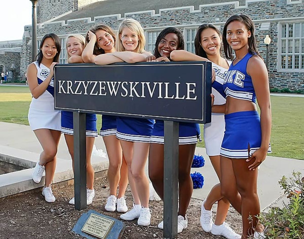 Cheerleader of the Week - Sports Illustrated