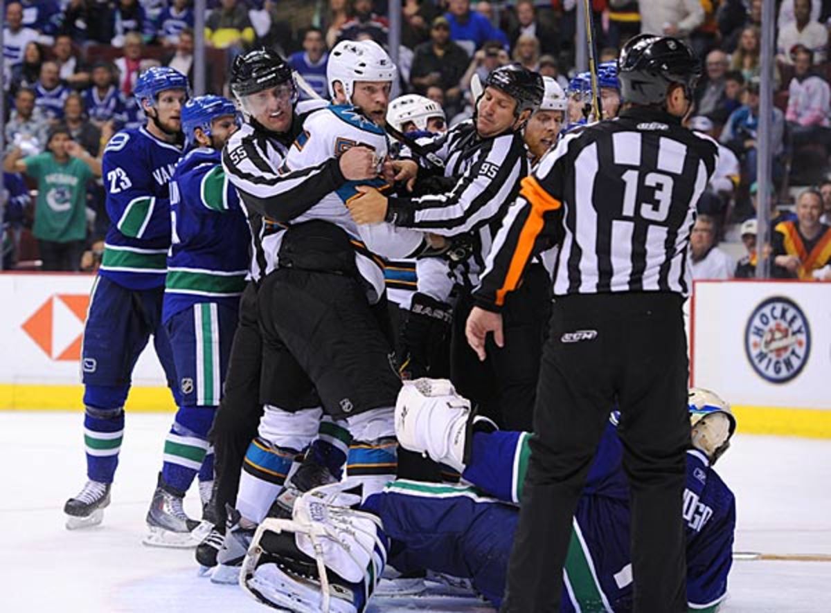 Oilers' Ben Eager faces assault charges after bar fight - Sports ...