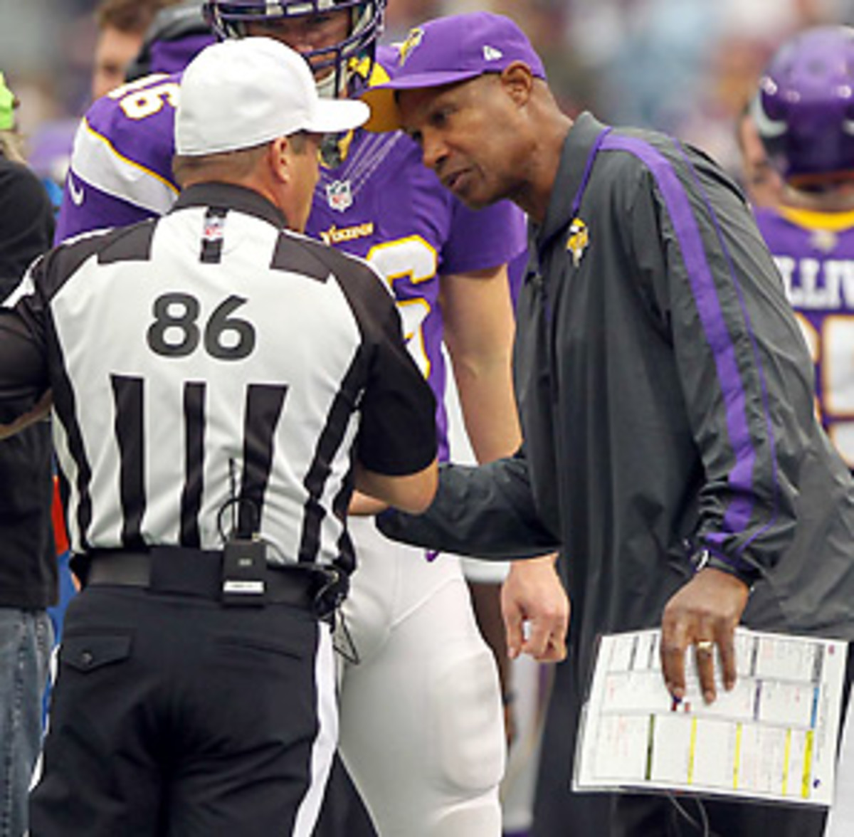 Replacement refs stumble through more issues in Week 3 - Sports Illustrated