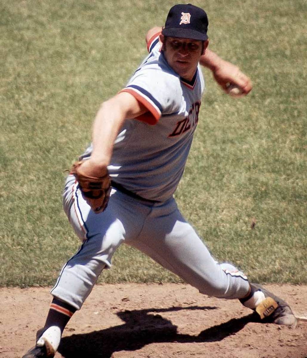 Round Moundsmen - Sports Illustrated