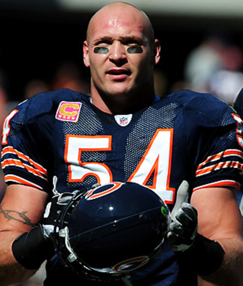 Report: Bears linebacker Brian Urlacher had knee surgery - Sports ...