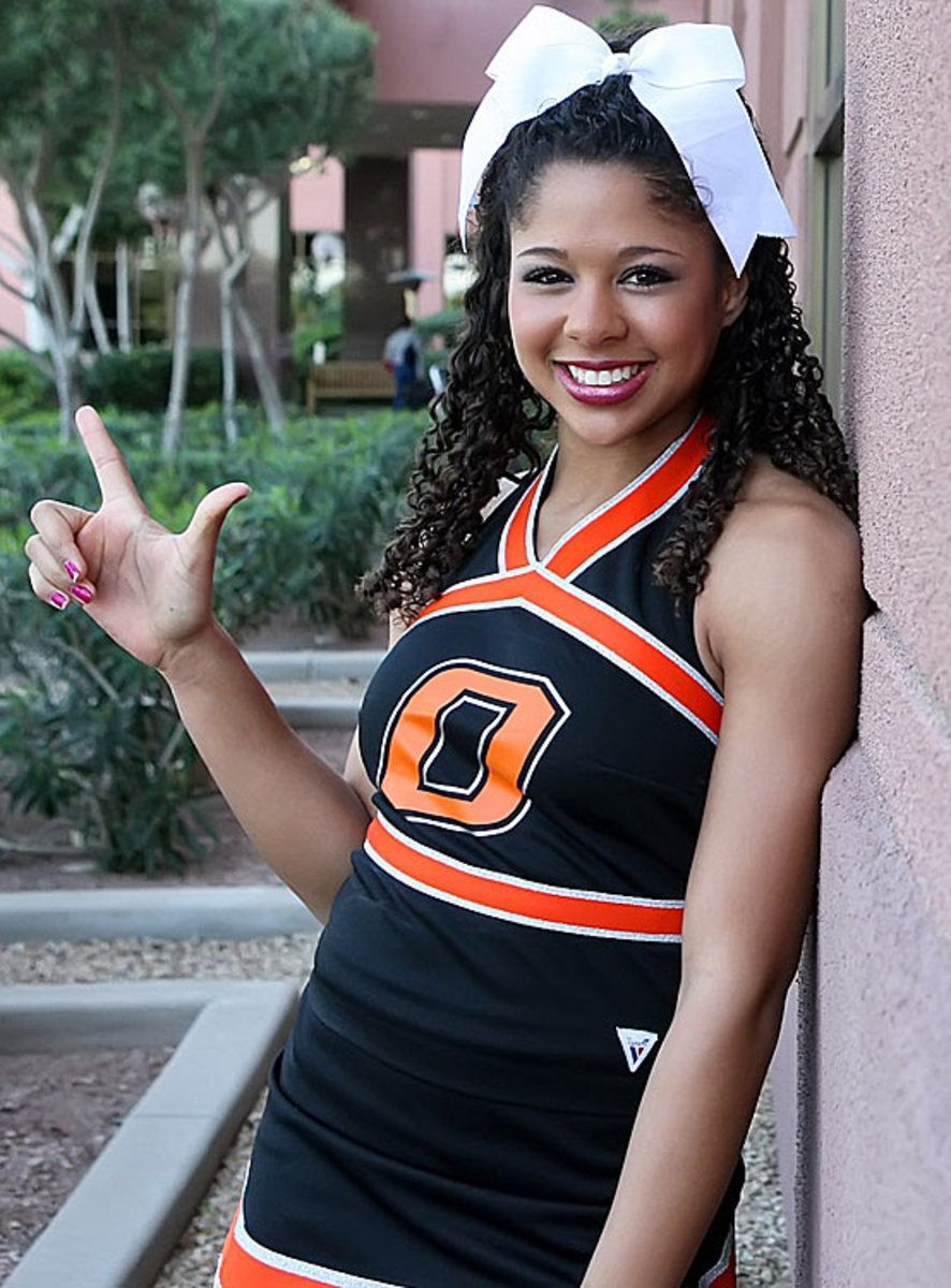 Cheerleader of the Week - Sports Illustrated
