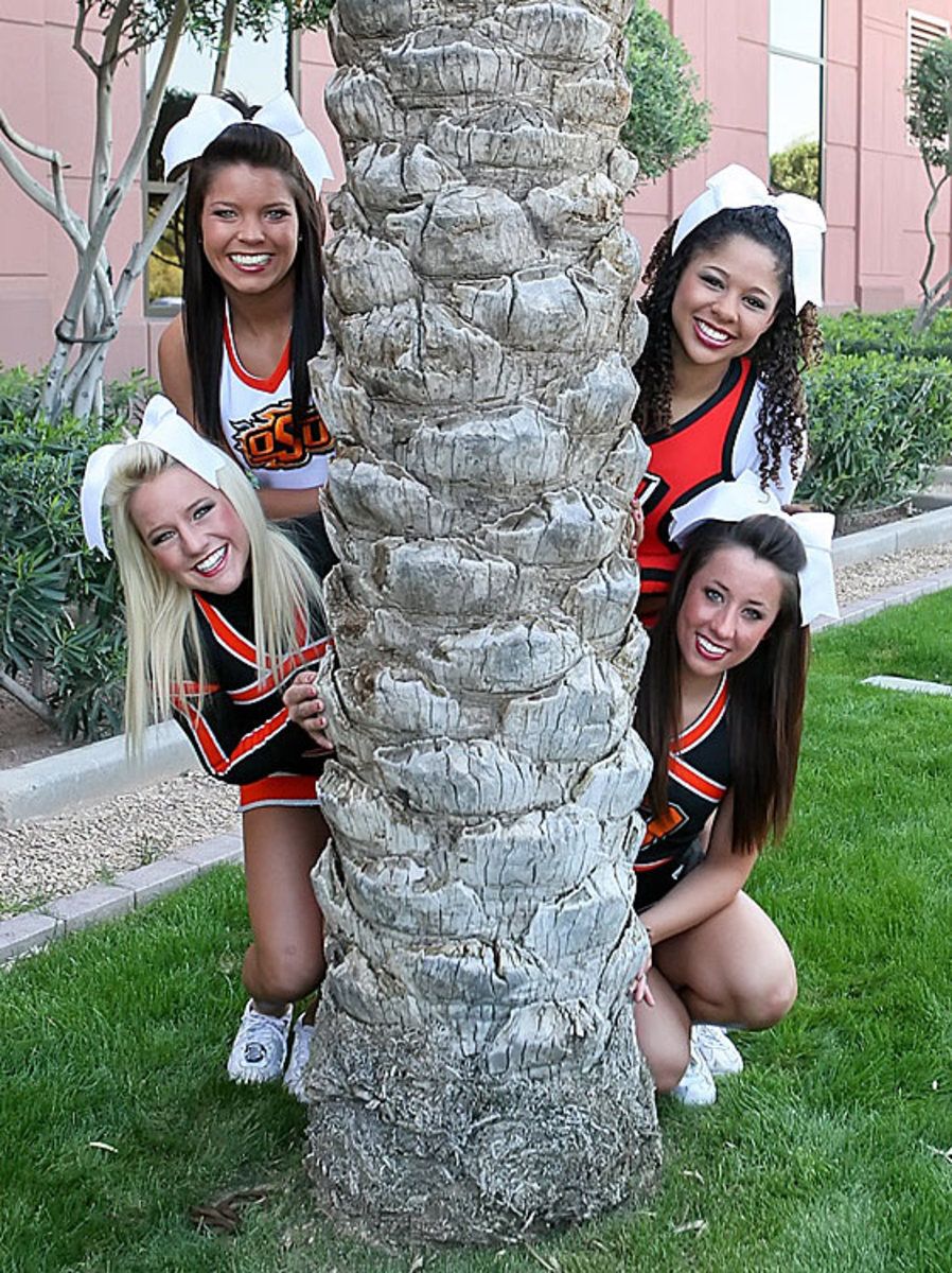 Cheerleader of the Week - Sports Illustrated