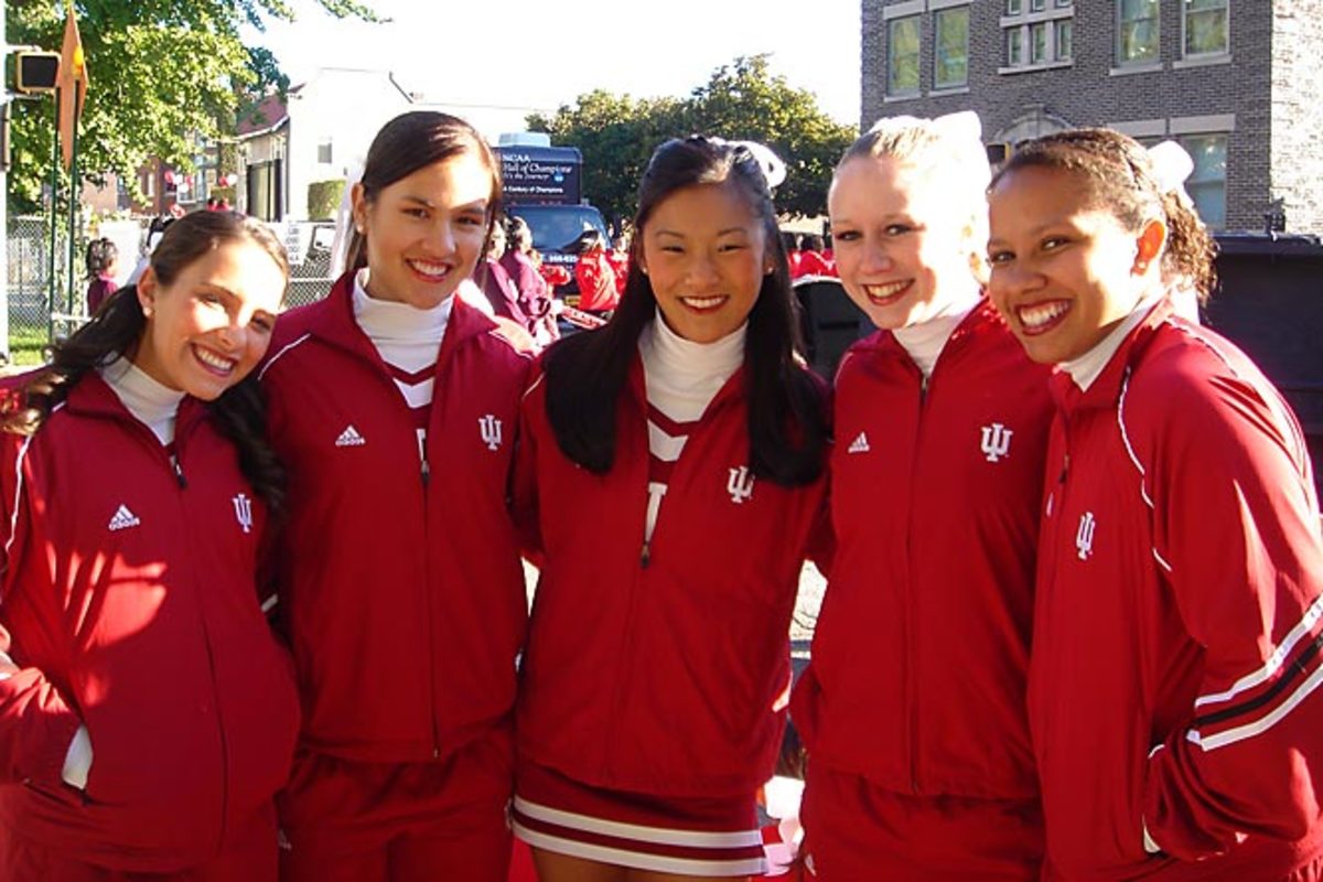 Cheerleader of the Week - Sports Illustrated