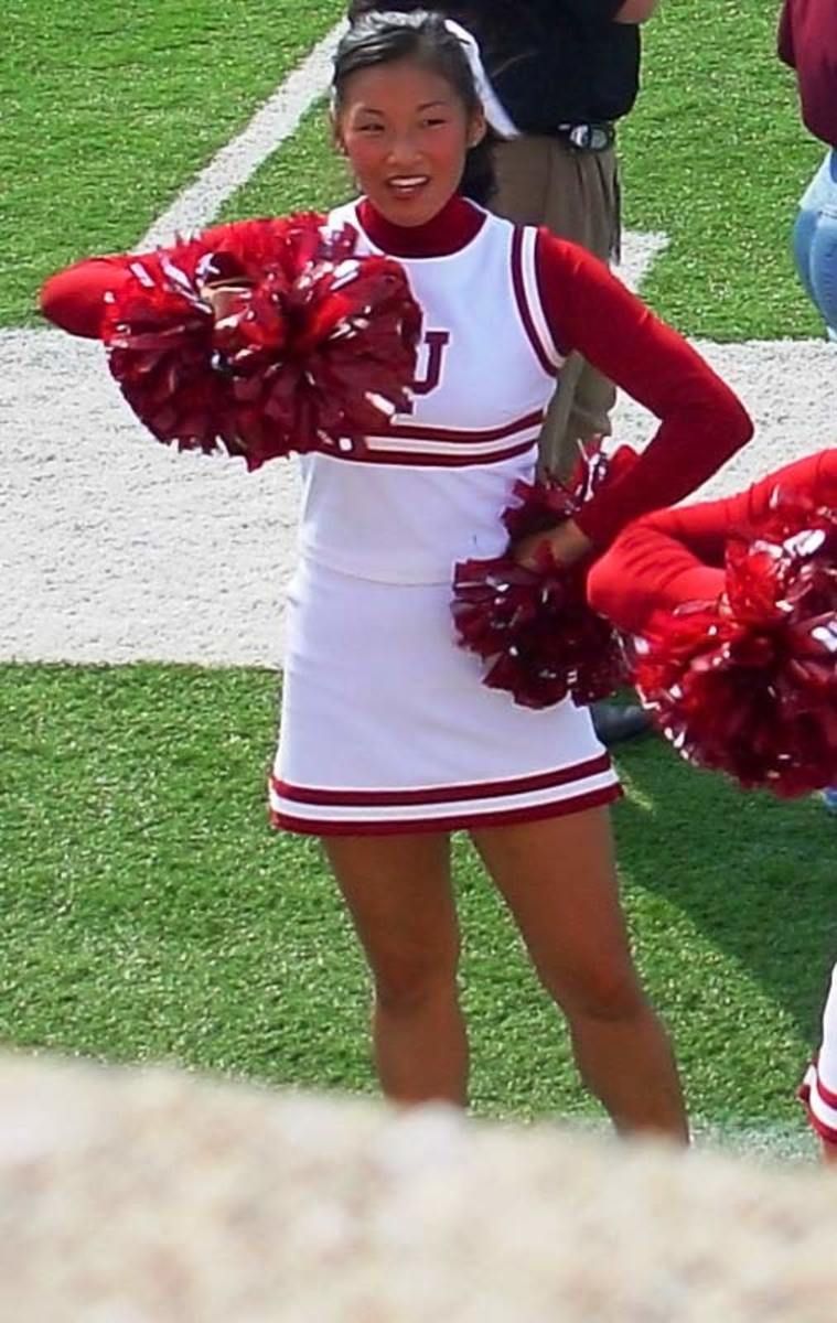 Cheerleader of the Week - Sports Illustrated