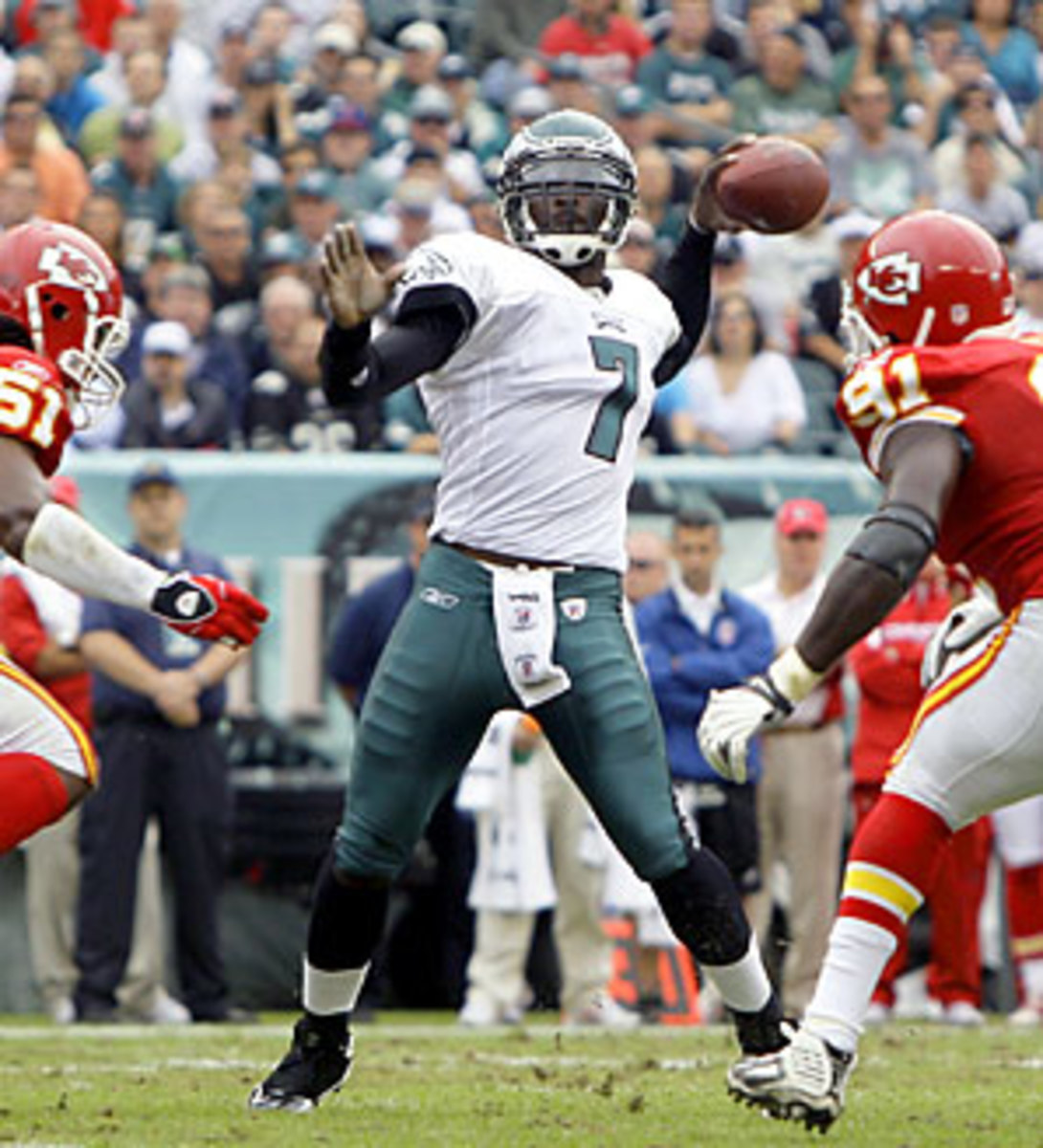 Vick returns as Eagles rout Chiefs - Sports Illustrated